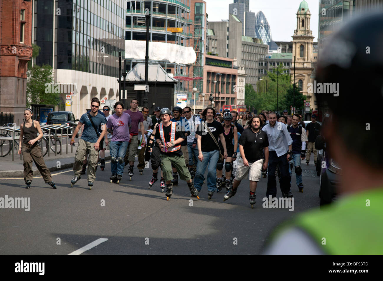 group skating in london Stock Photo - Alamy