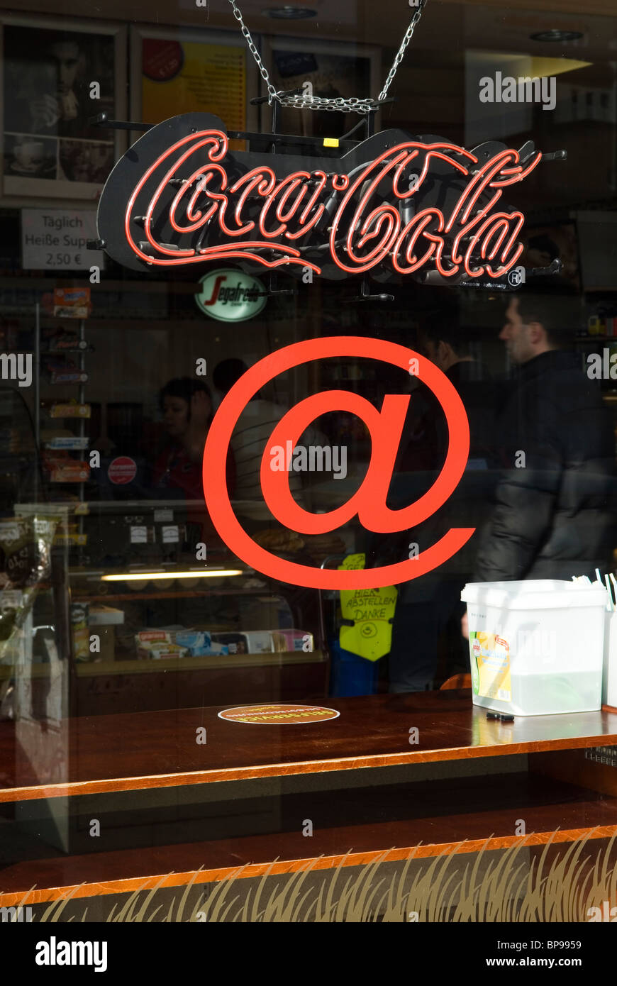Neon coca cola sign hi-res stock photography and images - Alamy