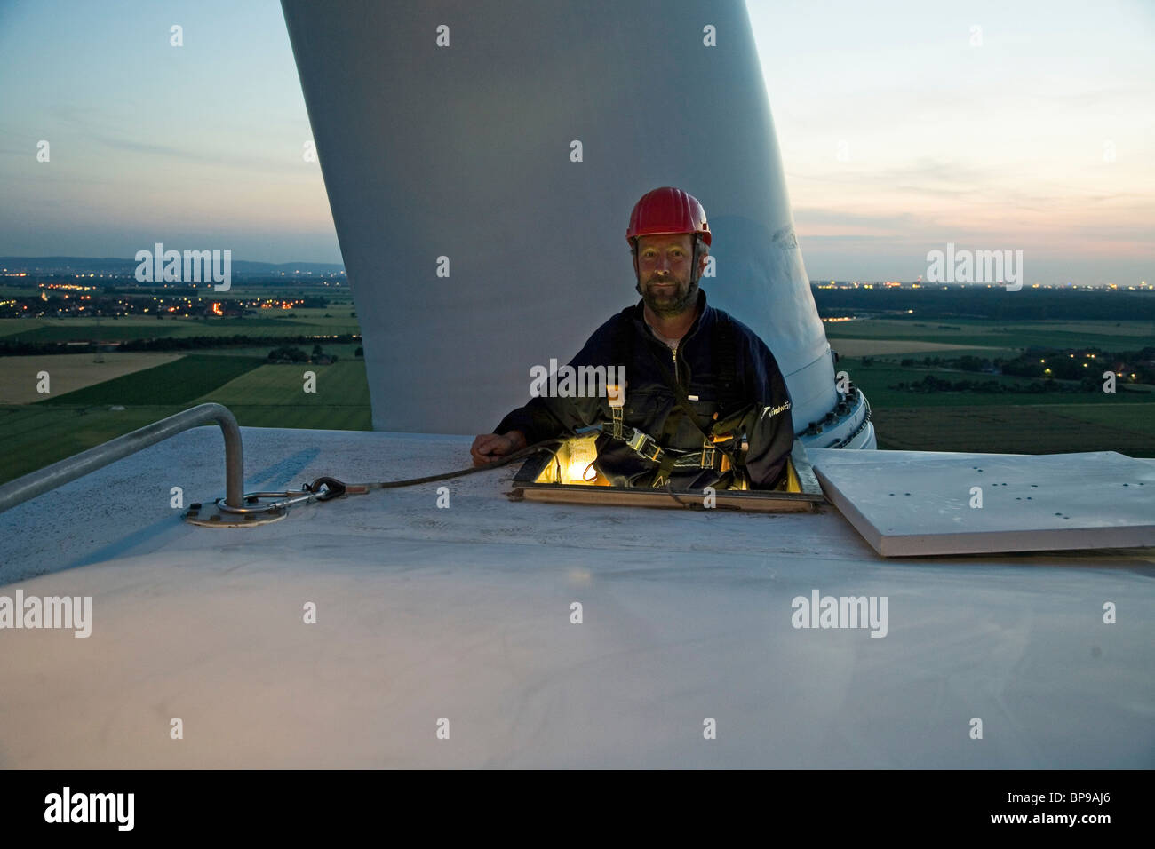 Wind turbine maintenance hi-res stock photography and images - Alamy