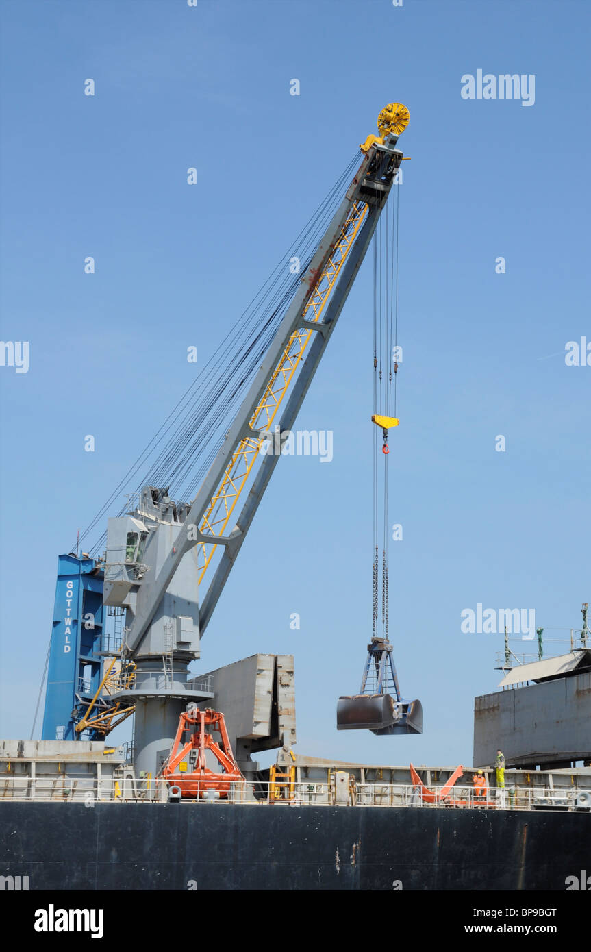 Dock docks dockside crane hi-res stock photography and images - Alamy