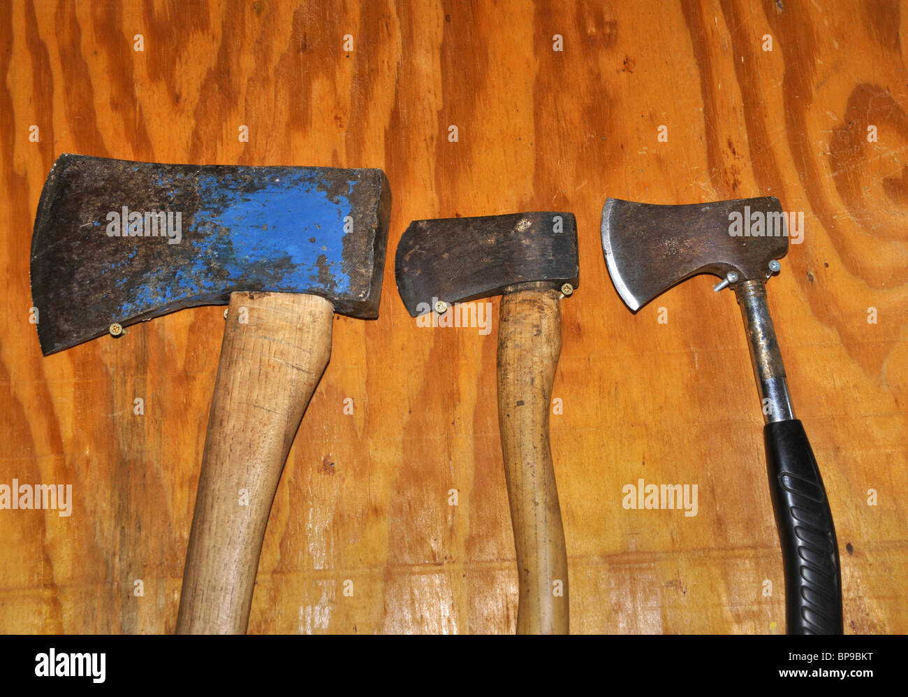 Wood wall axe hanging hi-res stock photography and images - Alamy
