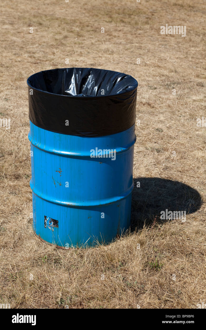 Garbage Can close up shot Stock Photo - Alamy