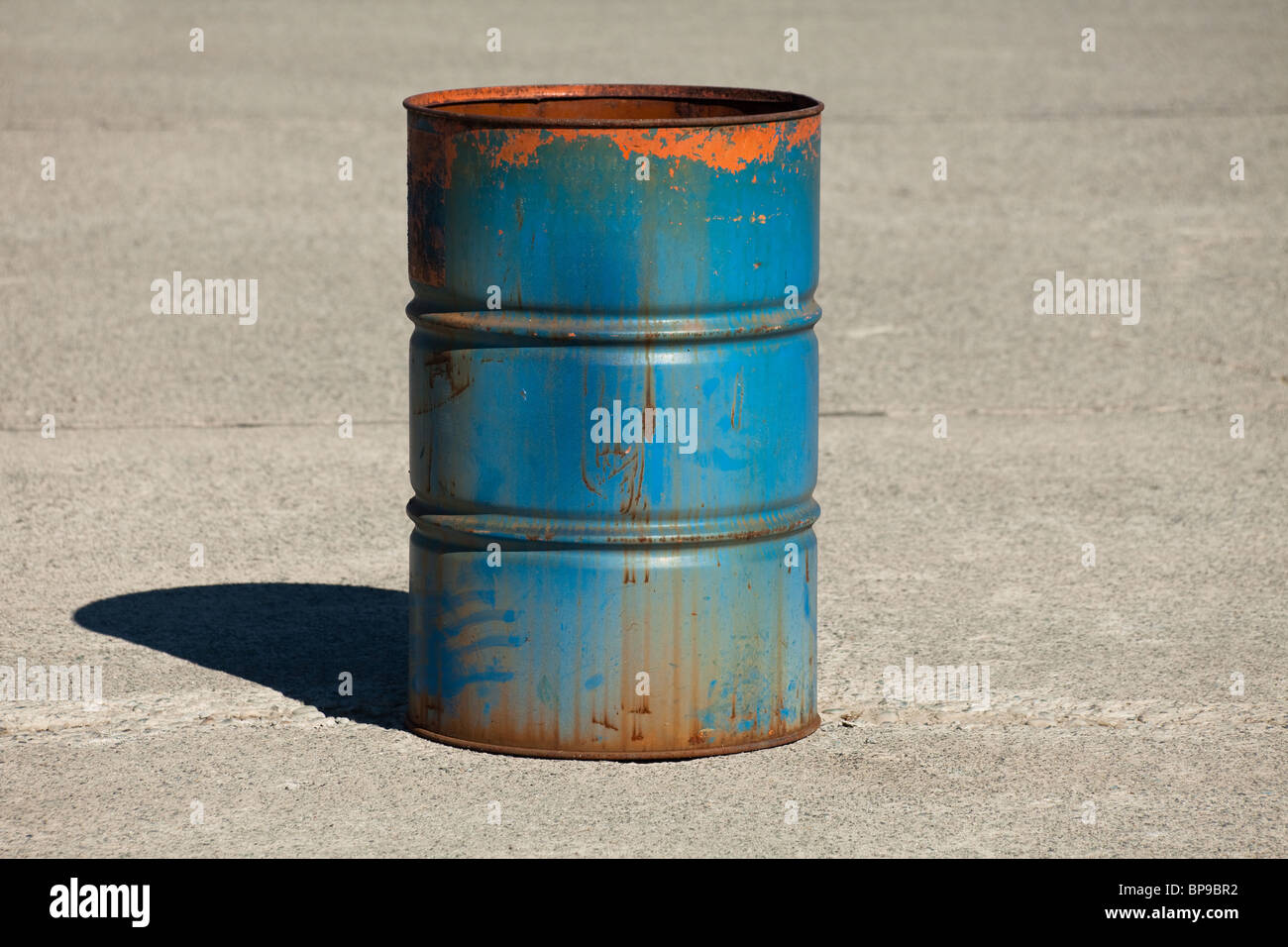 Garbage Can close up shot Stock Photo - Alamy