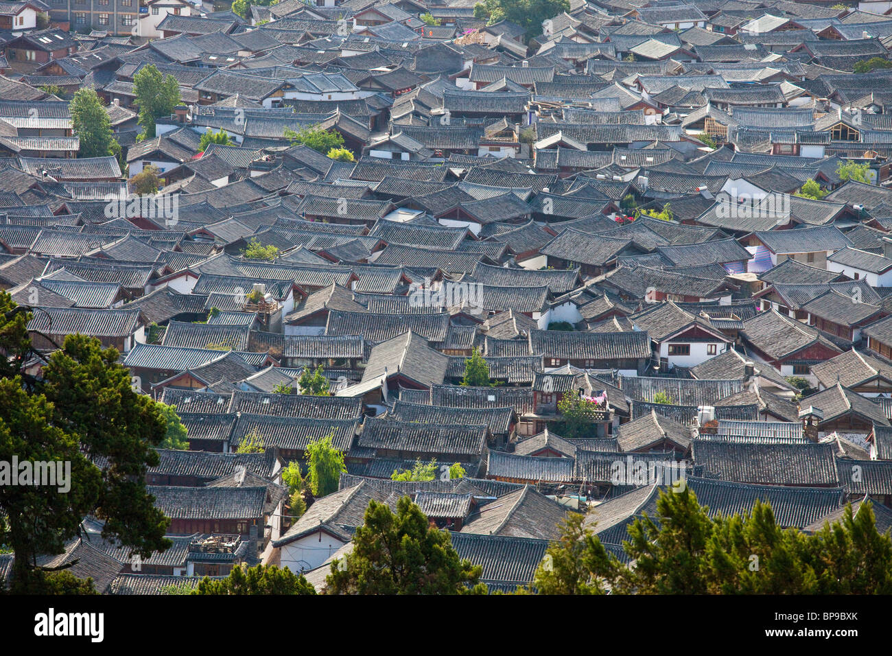 Rooftop view of the old town in Lijiang, Yunnan Province, China Stock Photo - Alamy