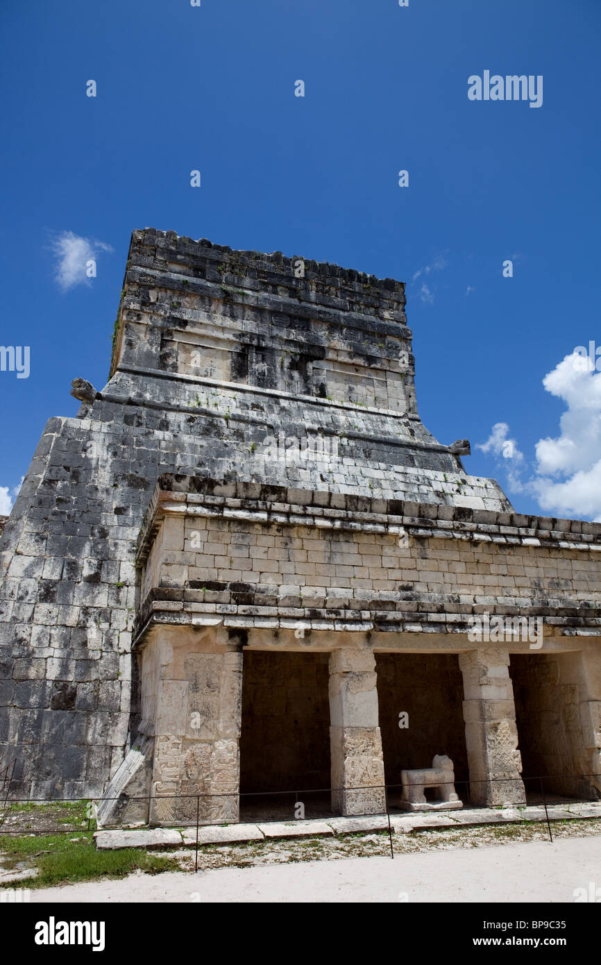 Ancient Mayan temple at Chichen Itza, Yucatan, Mexico Stock Photo - Alamy