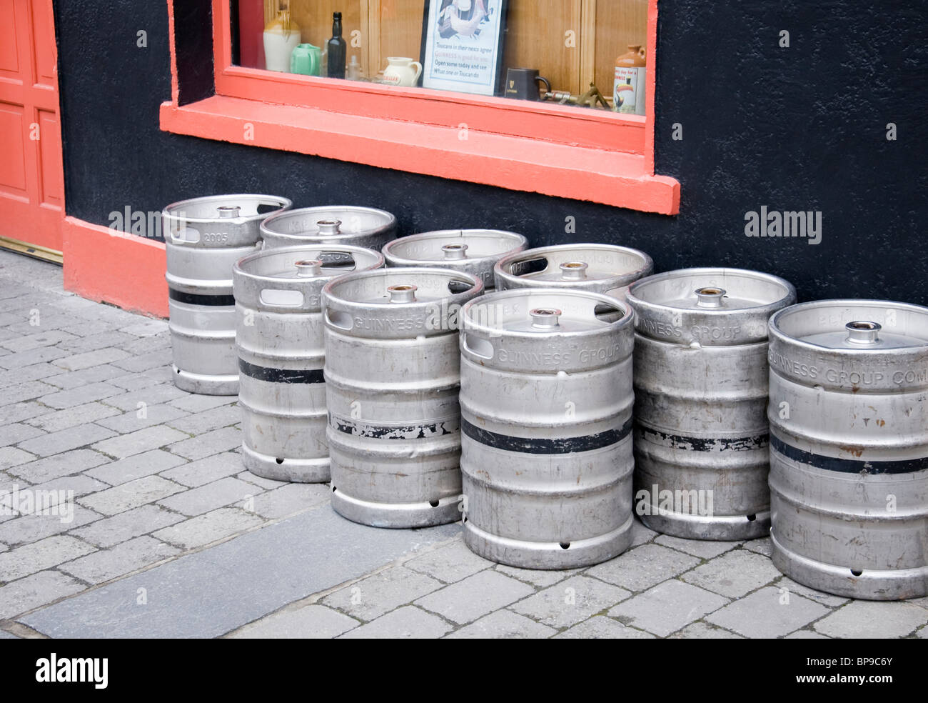 Guinness kegs hi-res stock photography and images - Alamy