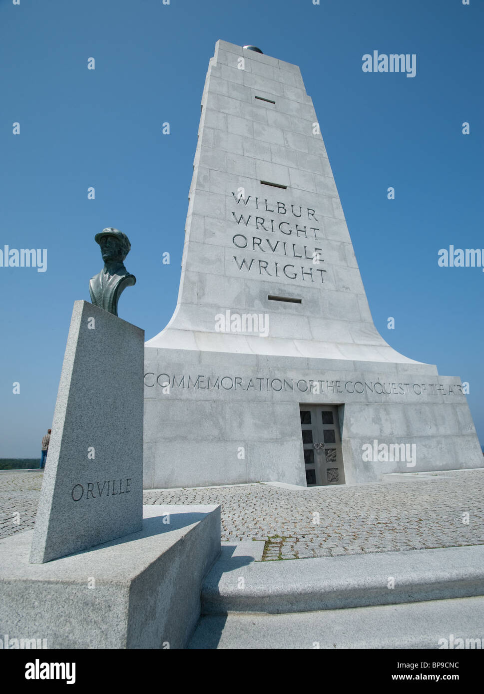 Wright brothers statue hi-res stock photography and images - Alamy