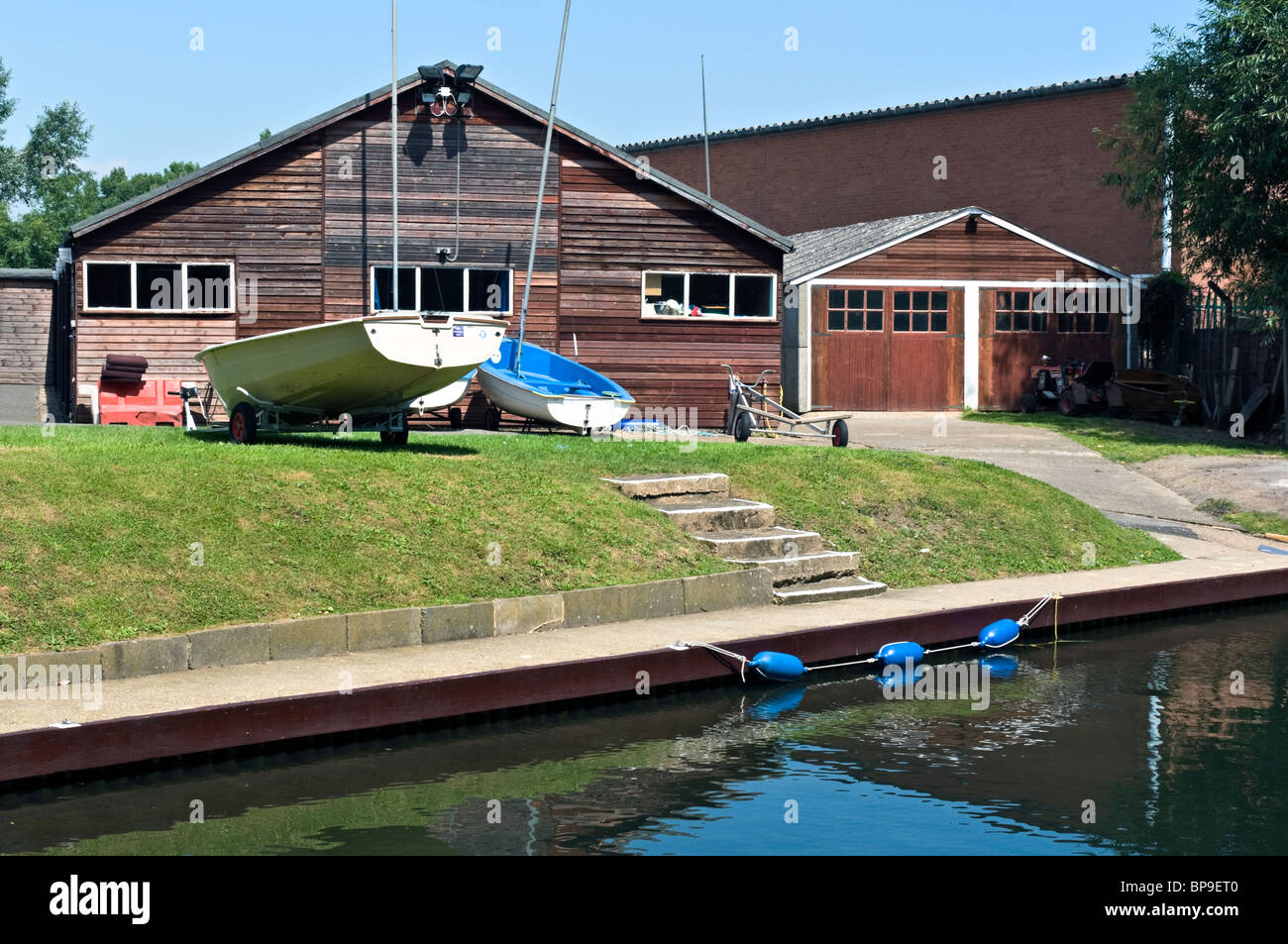 Boats by the side of the River Lee Navigation canal, Hertfordshire ...