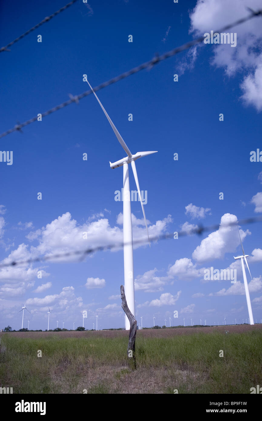 Wind wire hi-res stock photography and images - Alamy