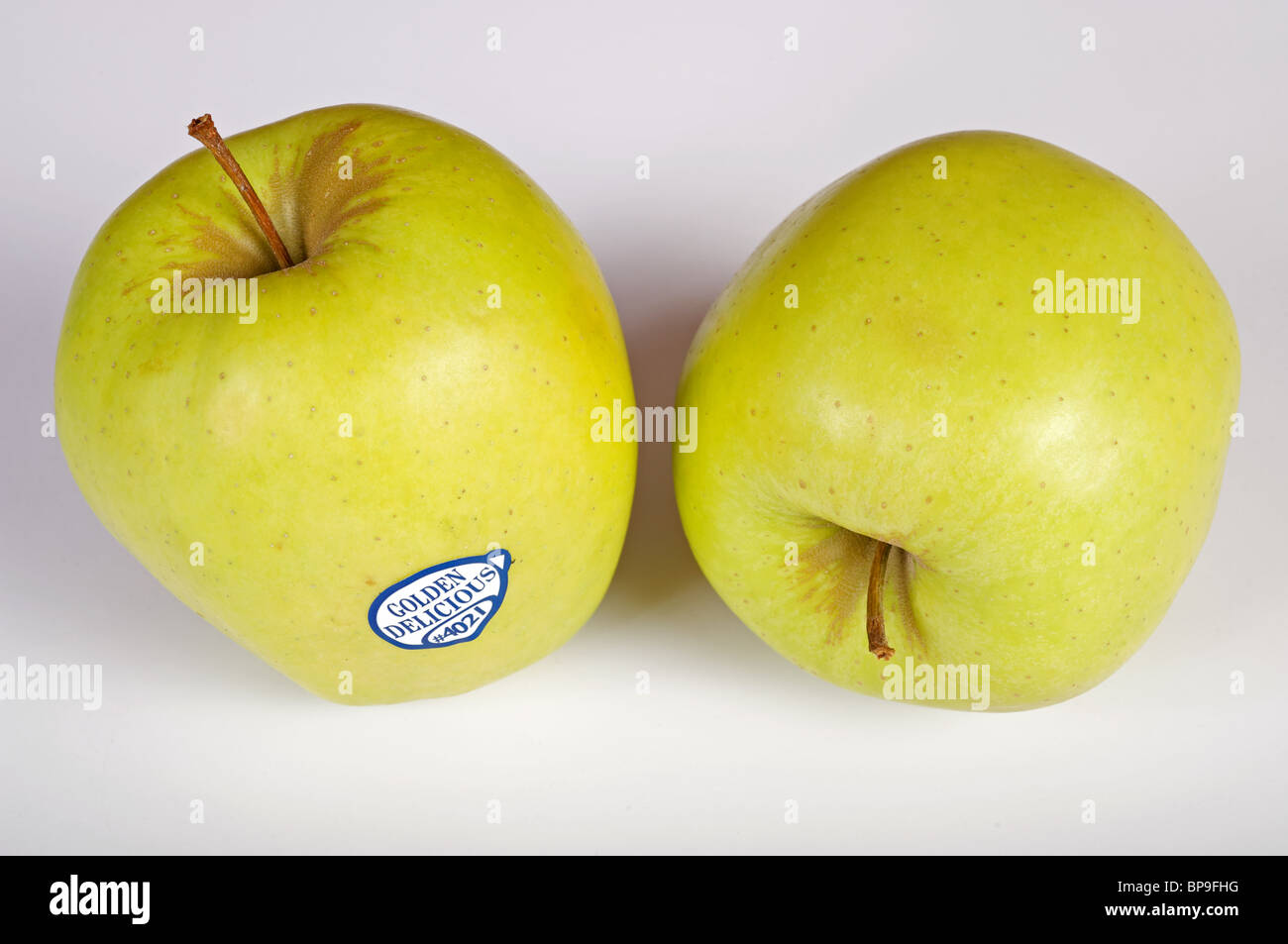 Golden delicious hi-res stock photography and images - Alamy