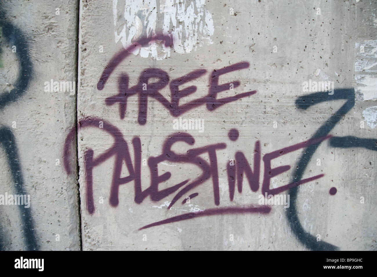 Palestine wall graffiti hi-res stock photography and images - Alamy