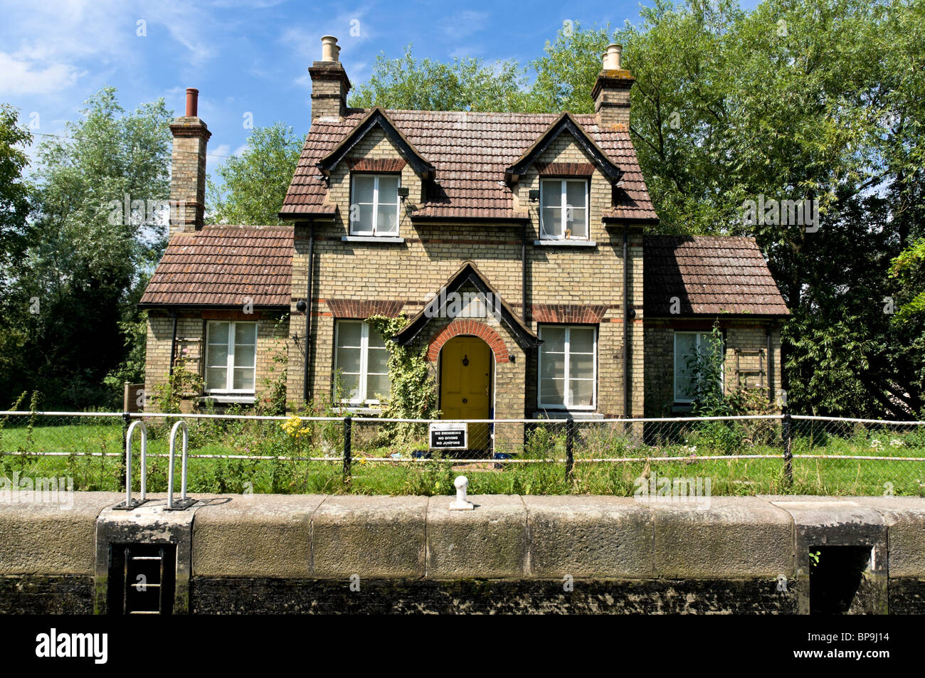 Hertford lock on the River Lee, Hertfordshire, United Kingdom Stock ...