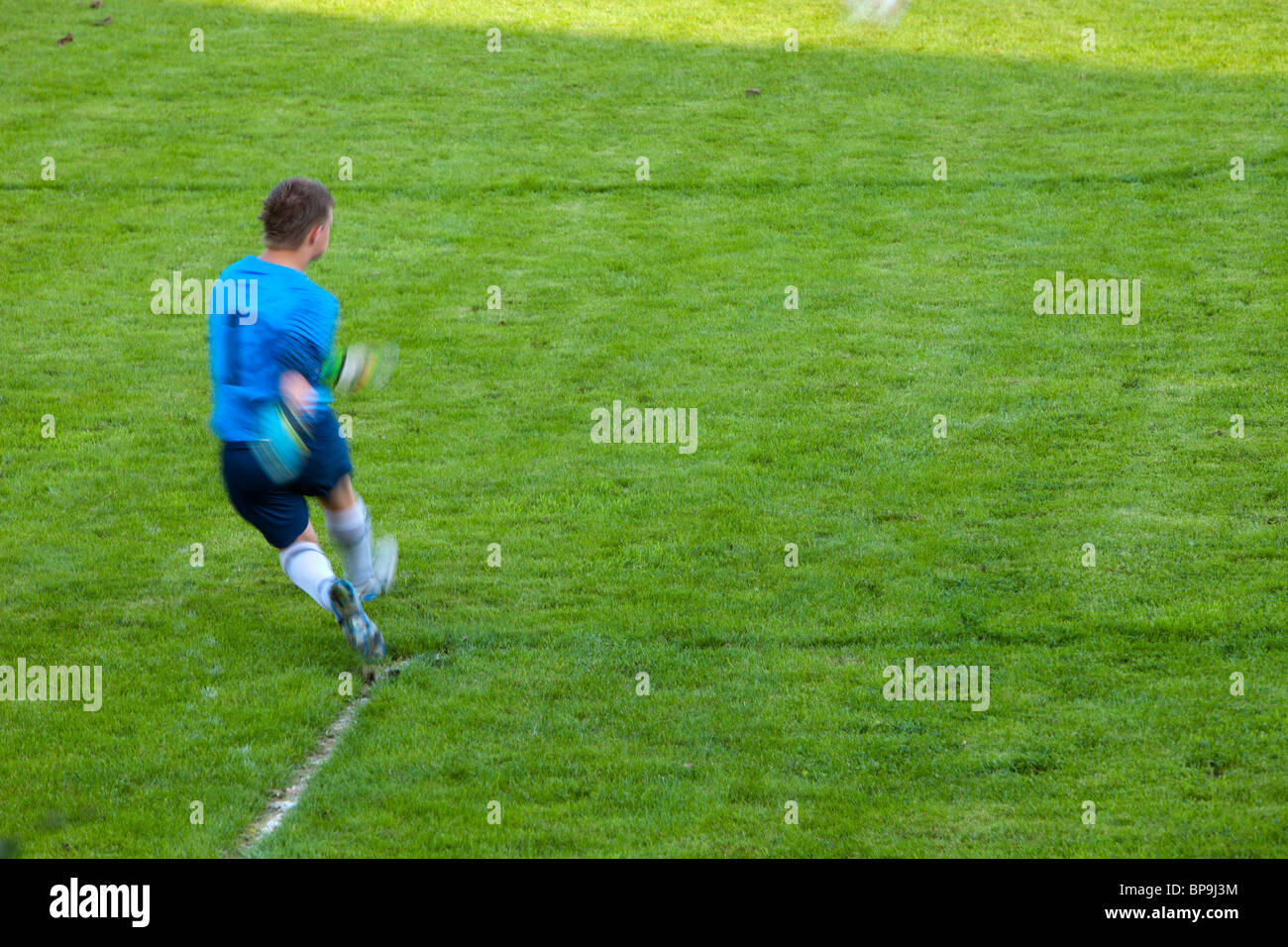 Goal kick hi-res stock photography and images - Alamy