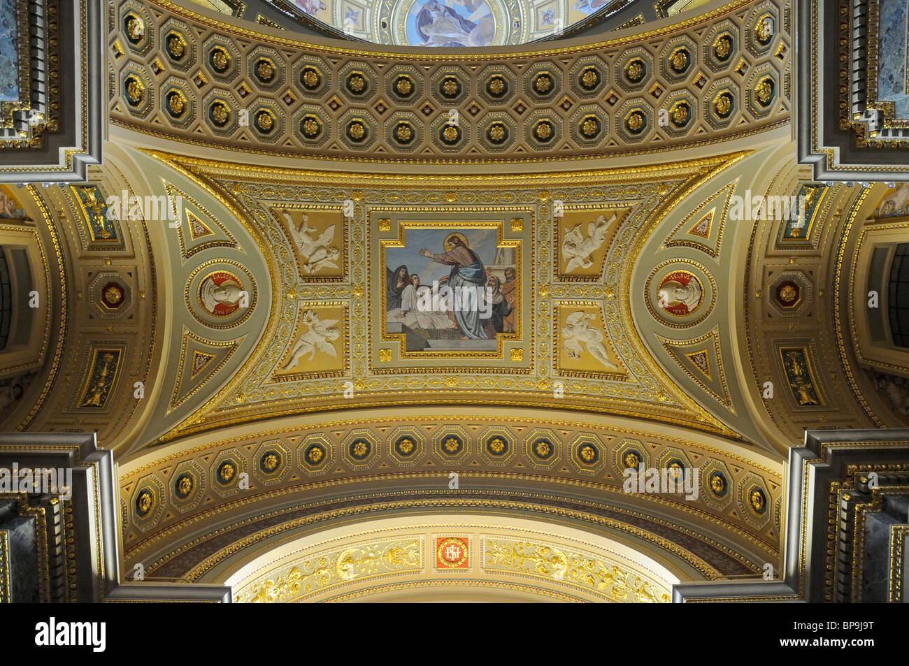 Interior ceiling st stephen basilica hi-res stock photography and ...
