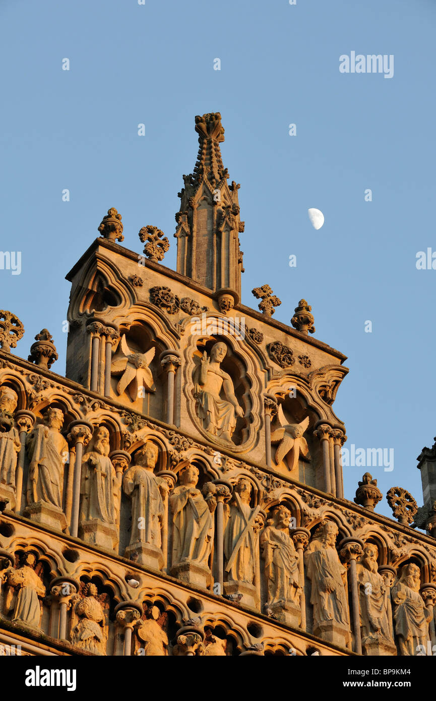 Detail close up gothic architecture hi-res stock photography and images ...