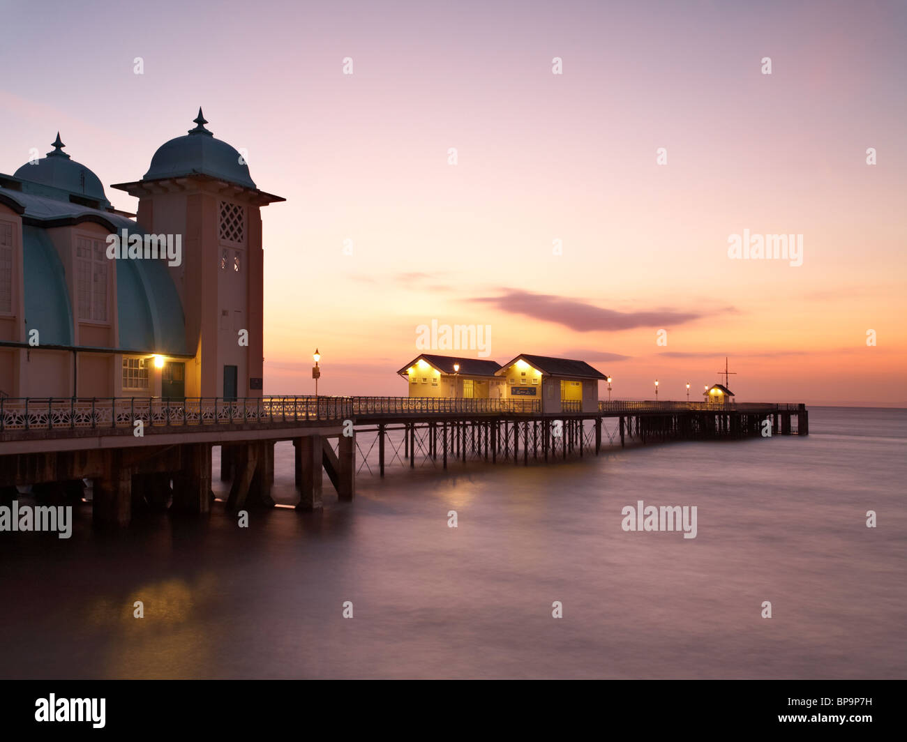 Penarth pier hi-res stock photography and images - Alamy