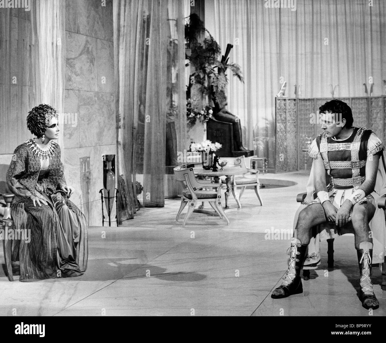 Elizabeth Taylor And Richard Burton Cleopatra High Resolution Stock ...