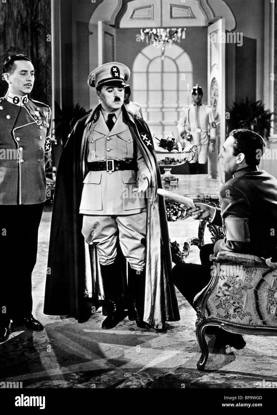 REGINALD GARDINER CHARLIE CHAPLIN HENRY DANIELL THE GREAT DICTATOR ...
