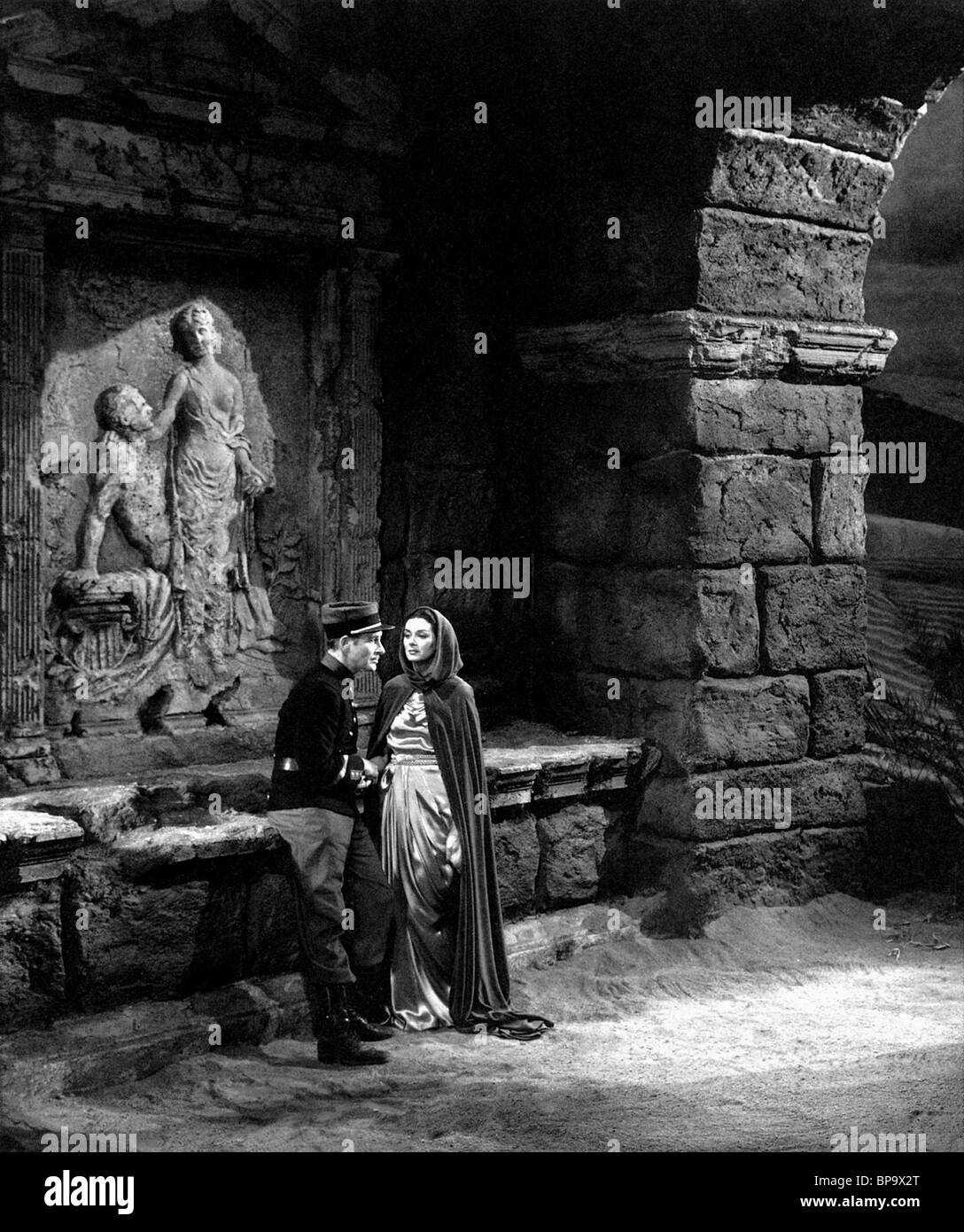 RONALD COLMAN ROSALIND RUSSELL UNDER TWO FLAGS (1936 Stock Photo - Alamy