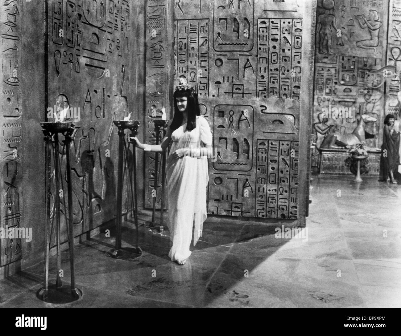 Cleopatra Movie Costume 1963 High Resolution Stock Photography and ...