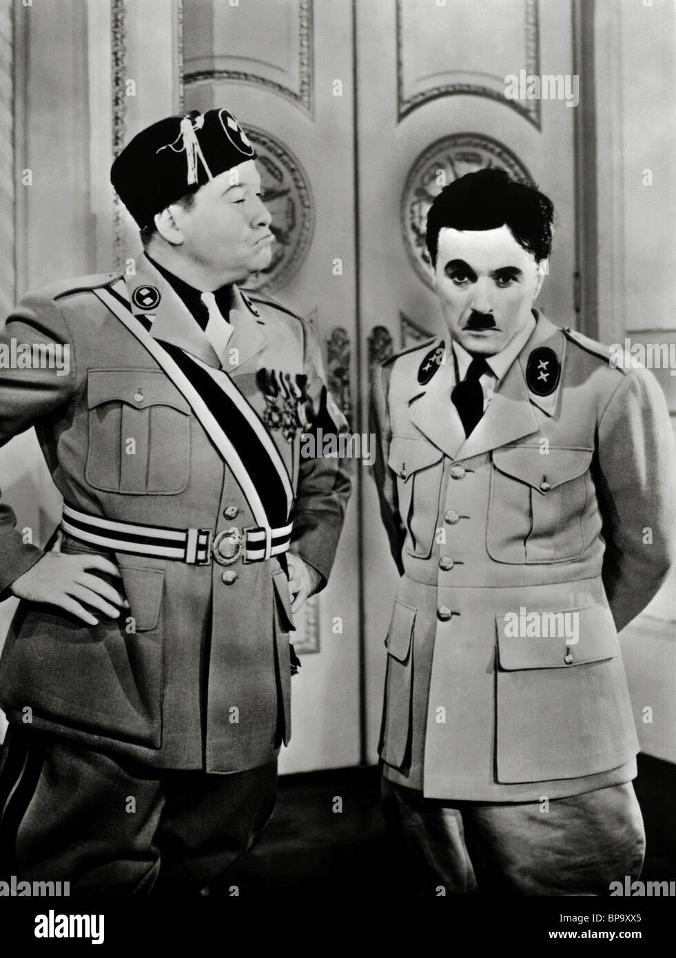 JACK OAKIE, CHARLIE CHAPLIN, THE GREAT DICTATOR, 1940 Stock Photo - Alamy