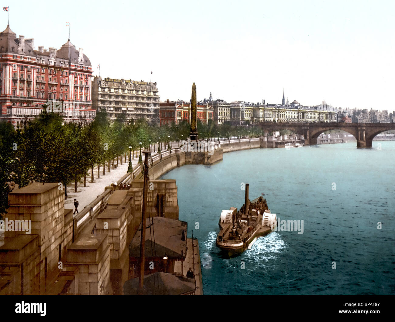 London embankment river hi-res stock photography and images - Alamy