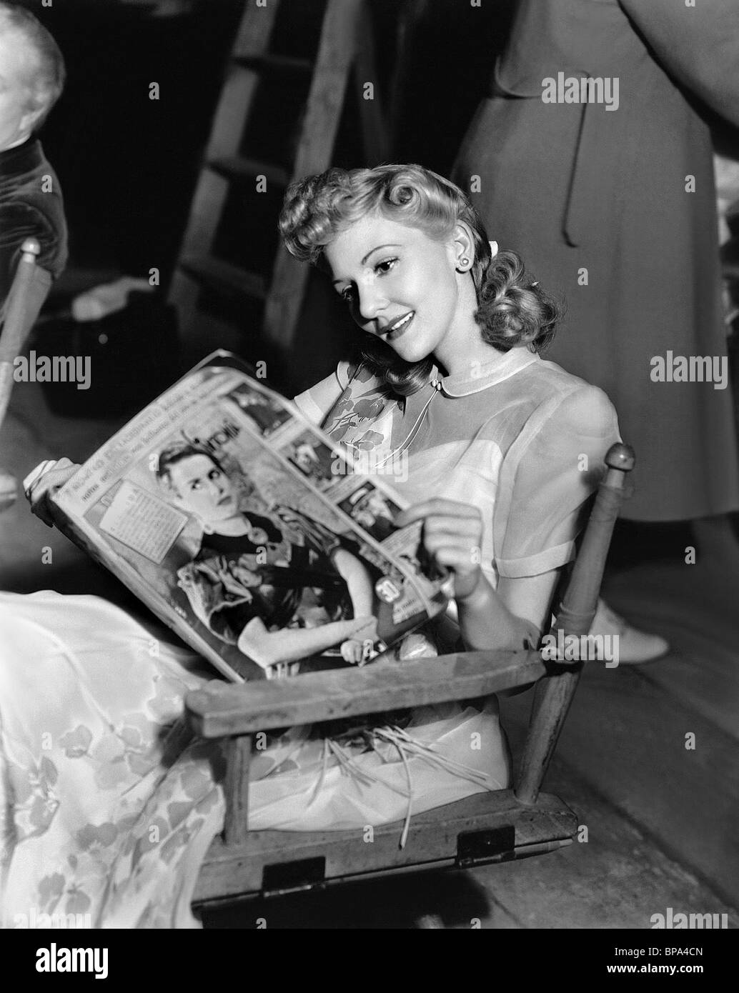 Reading mary Black and White Stock Photos & Images - Alamy