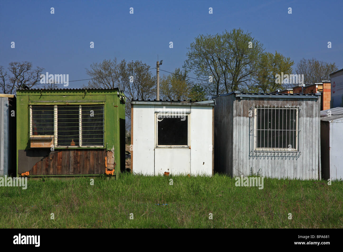 Portable site barracks for bricklayers Stock Photo - Alamy