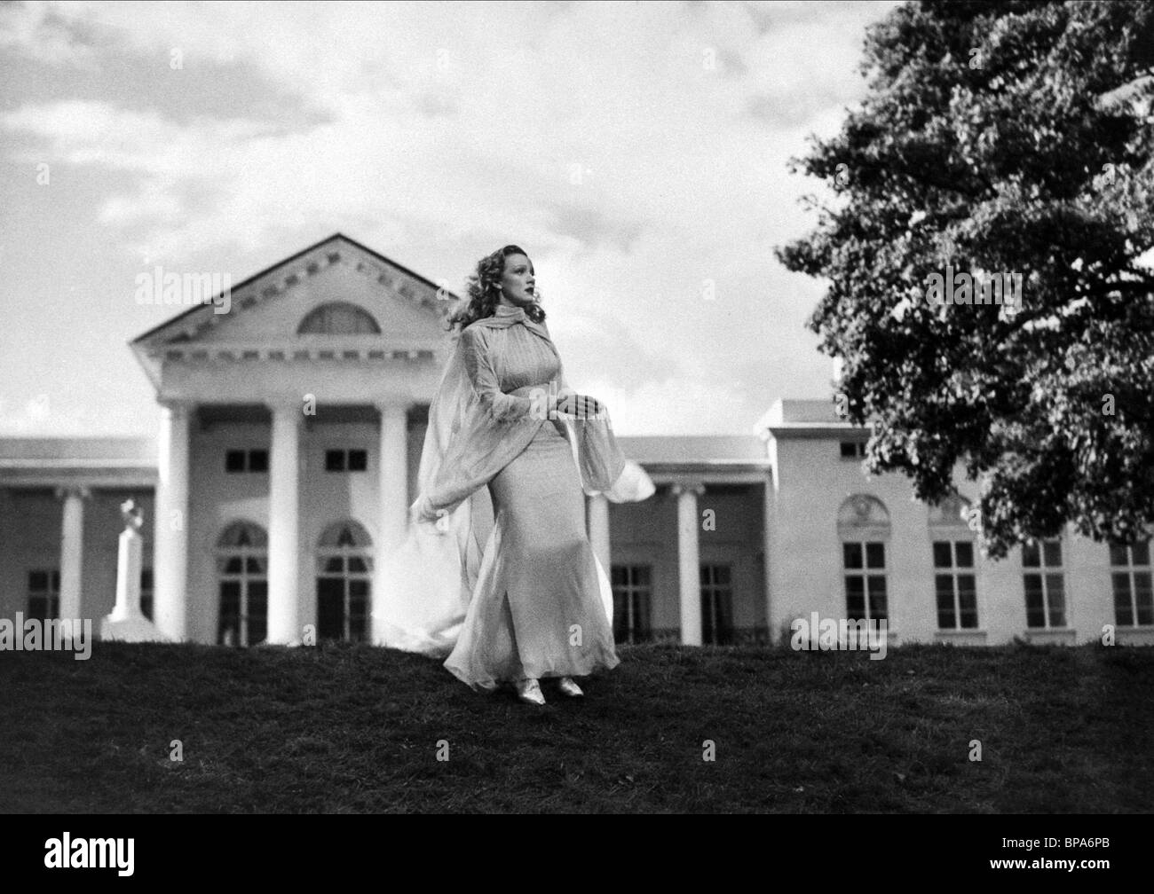 MARLENE DIETRICH KNIGHT WITHOUT ARMOUR (1937 Stock Photo - Alamy