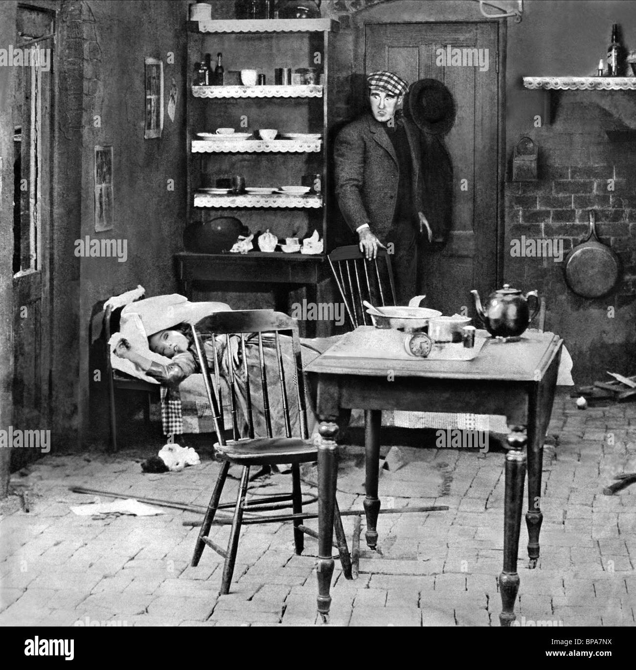 LILLIAN GISH, RICHARD BARTHELMESS, BROKEN BLOSSOMS, 1919 Stock Photo ...