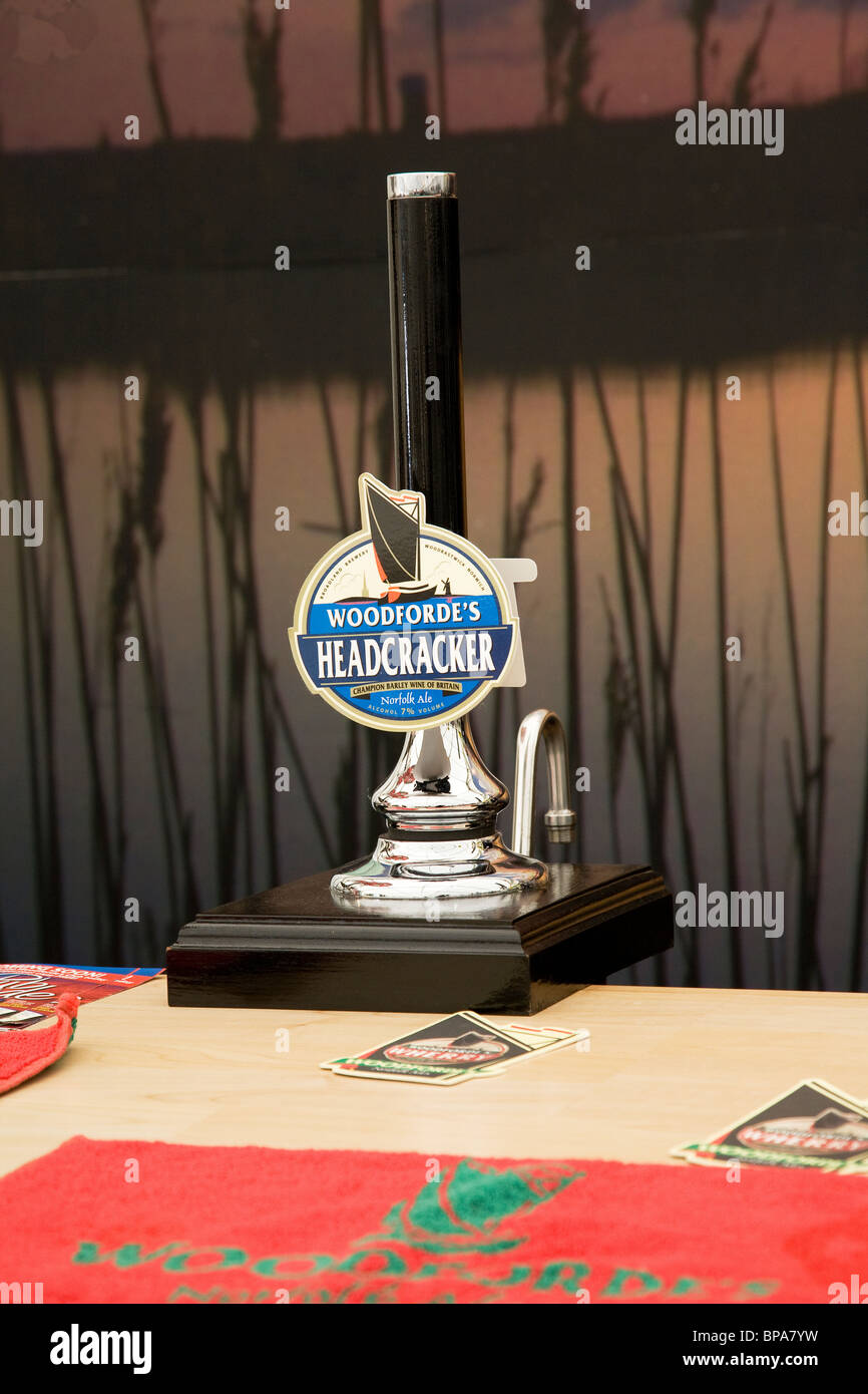 Woodforde's Headcracker pump Stock Photo - Alamy