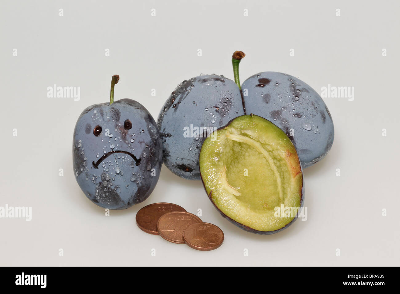 Crying smiley hi-res stock photography and images - Alamy