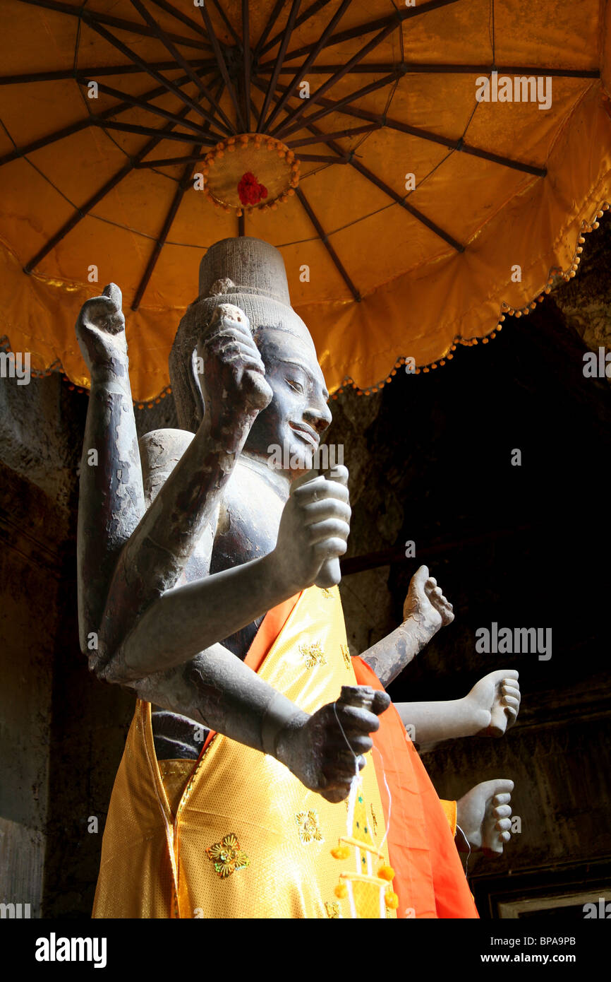 Vishna statue at Angkor Wat, Cambodia Stock Photo - Alamy