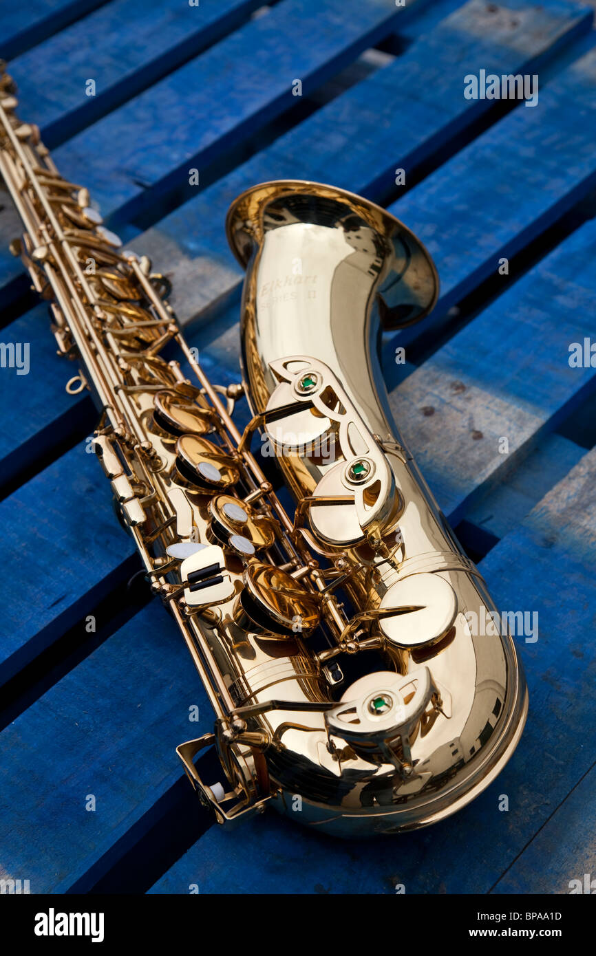 Blue pallet hi-res stock photography and images - Alamy