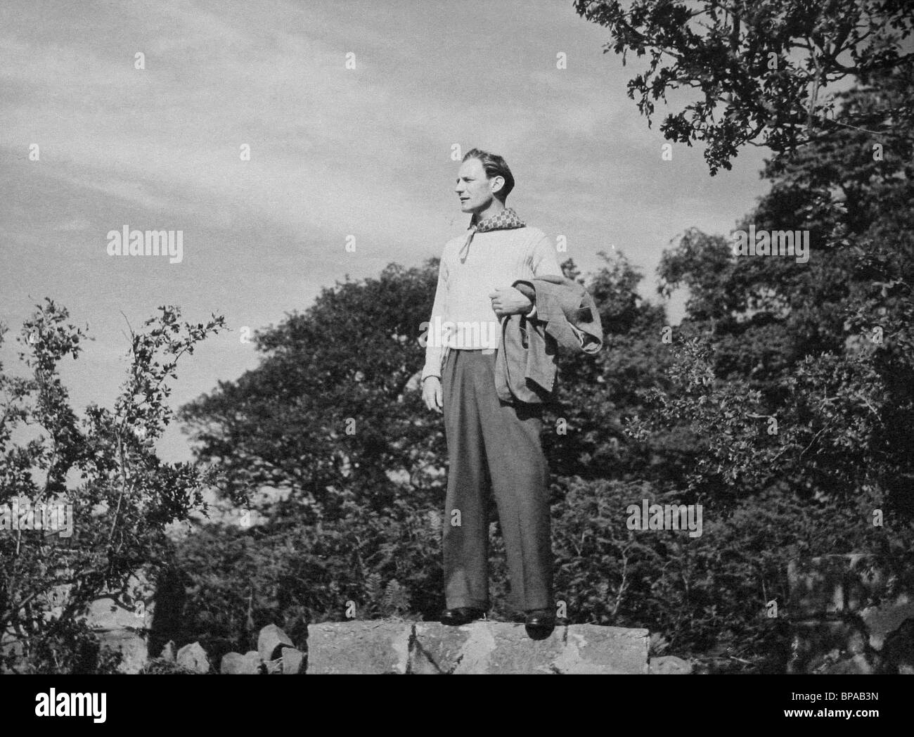 TREVOR HOWARD I SEE A DARK STRANGER (1946 Stock Photo - Alamy