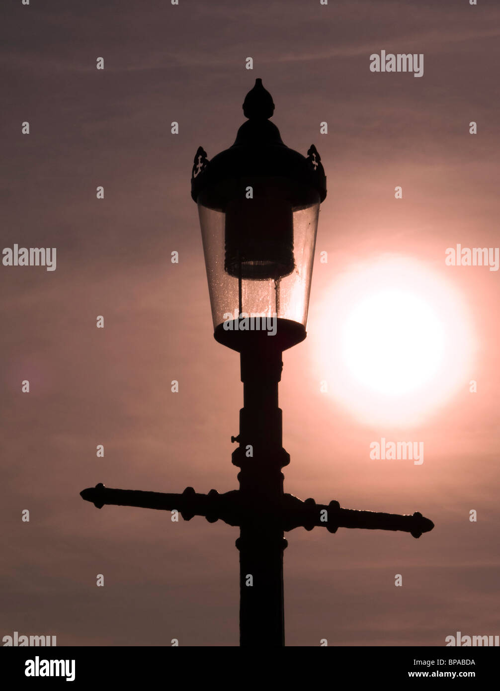 Lamp post silhouette hi-res stock photography and images - Alamy