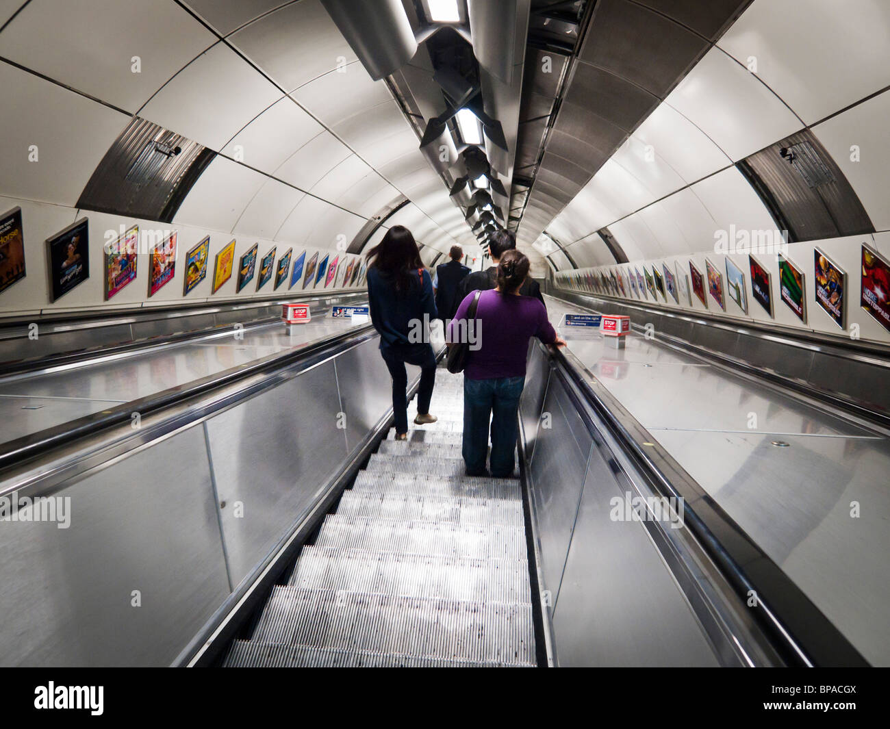 Escalators london bridge underground station hi-res stock photography ...