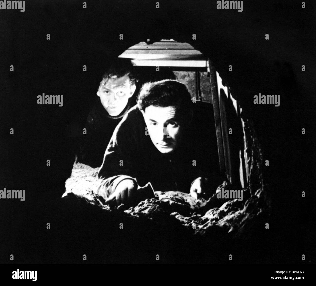 Leo genn hi-res stock photography and images - Alamy