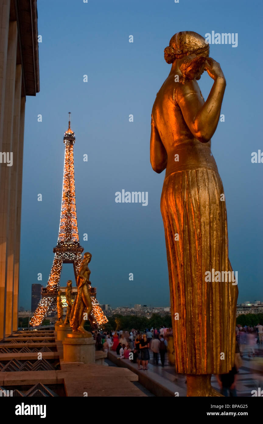 Paris, France, Eiffel Tower, lighting at night With Statue Stock Photo ...