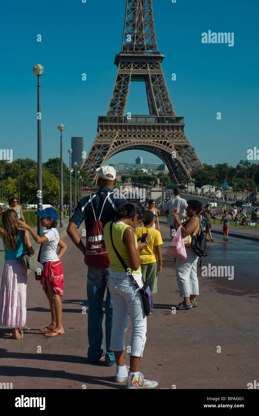 Paris, Eiffel Tower, France, Crowd People, Visiting Street Scene ...