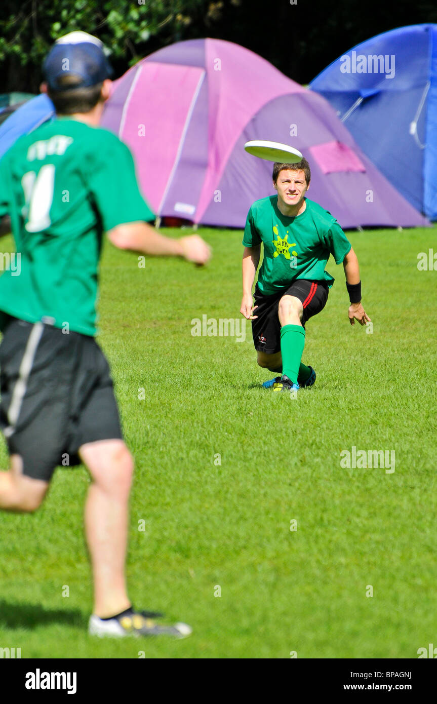 Ultimate frisbee catch hi-res stock photography and images - Alamy