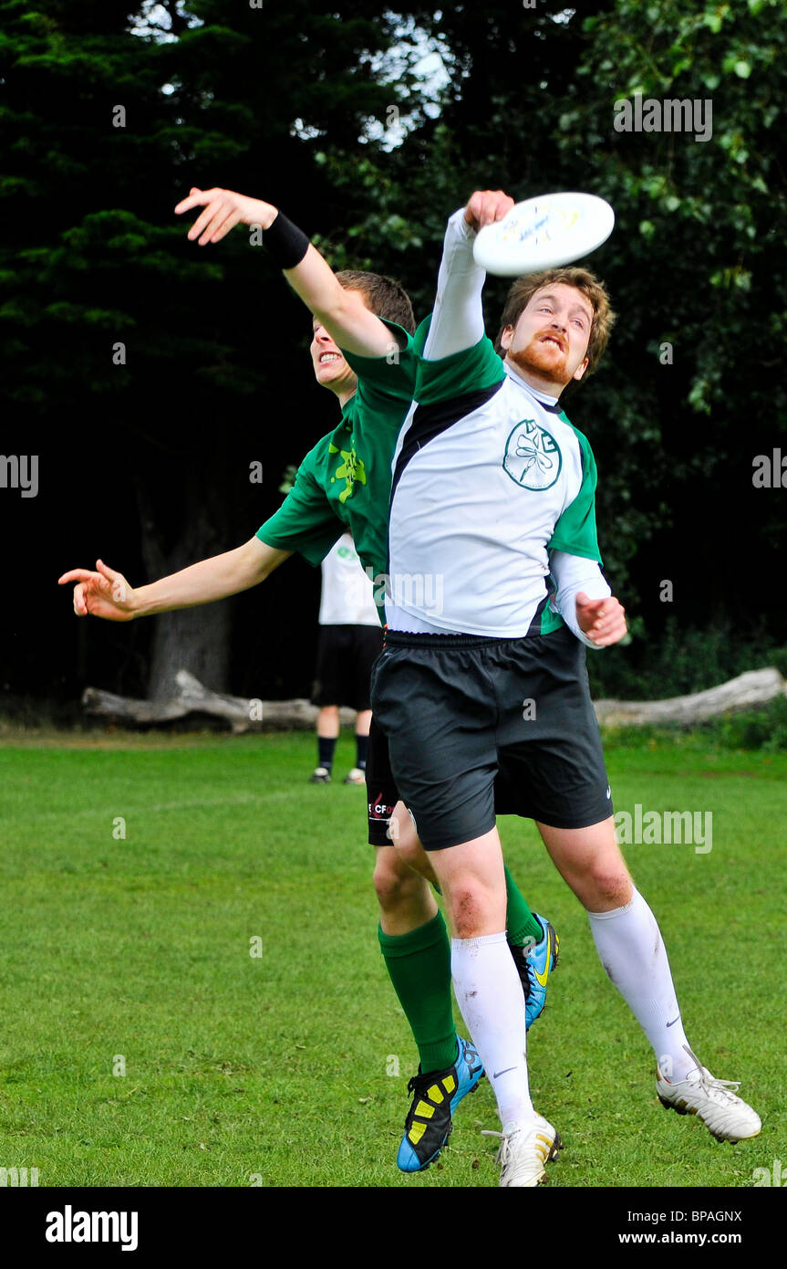 Ultimate frisbee catch hi-res stock photography and images - Alamy