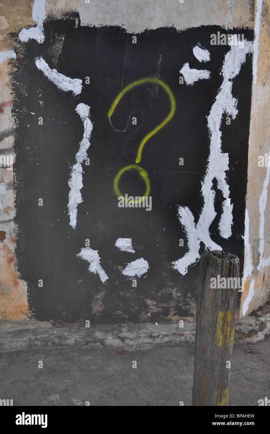 Graffiti question mark hi-res stock photography and images - Alamy