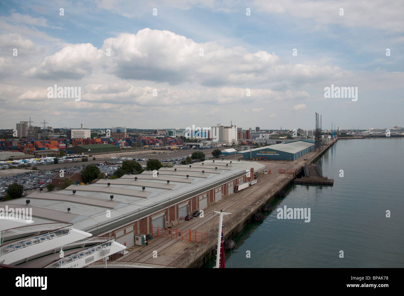 Terminal buildings hi-res stock photography and images - Alamy