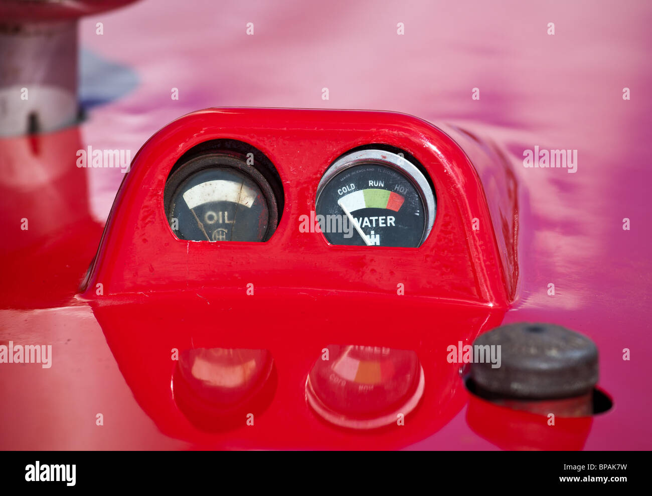 Old tractor grille hi-res stock photography and images - Alamy