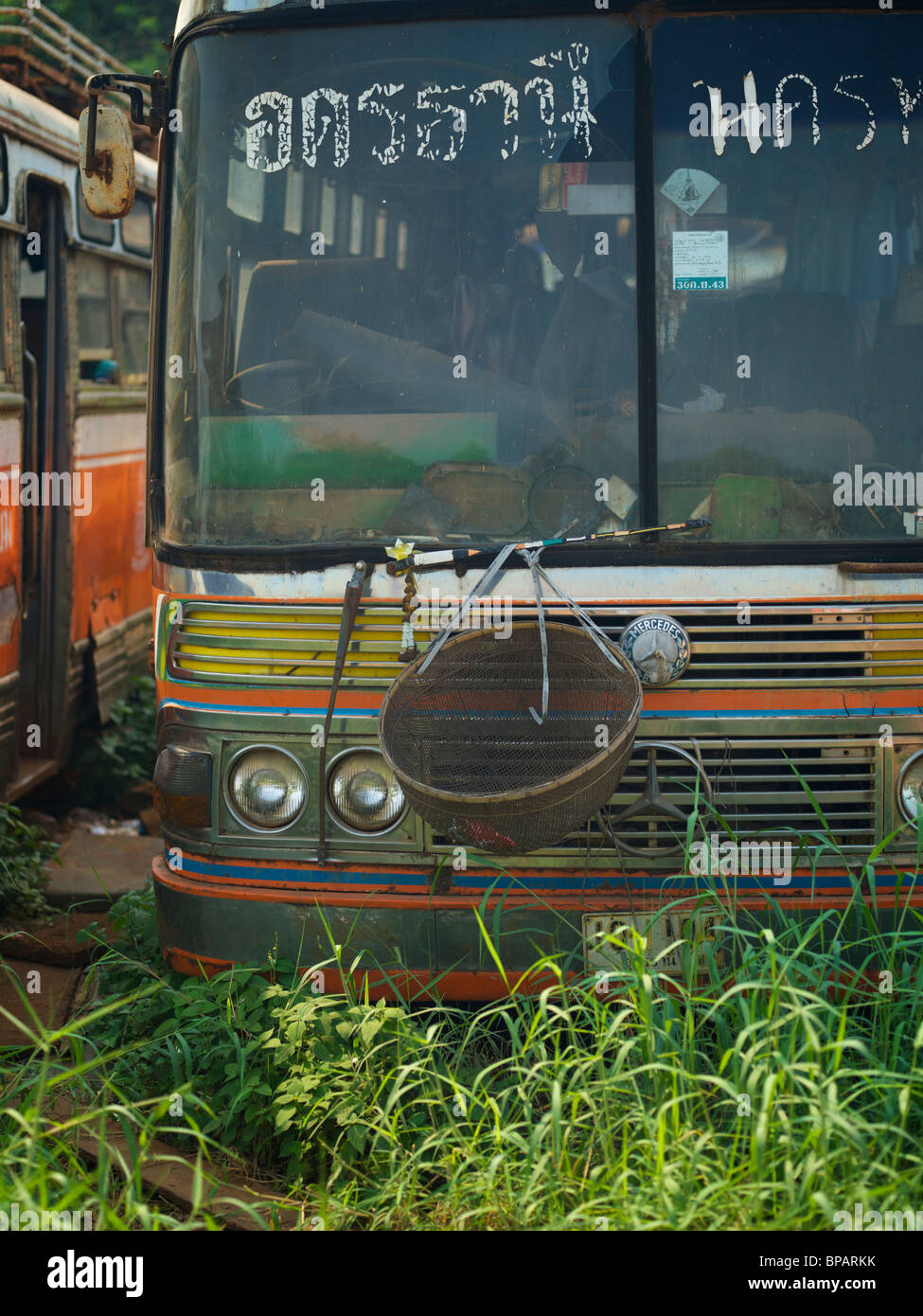 Orange bus hi-res stock photography and images - Alamy