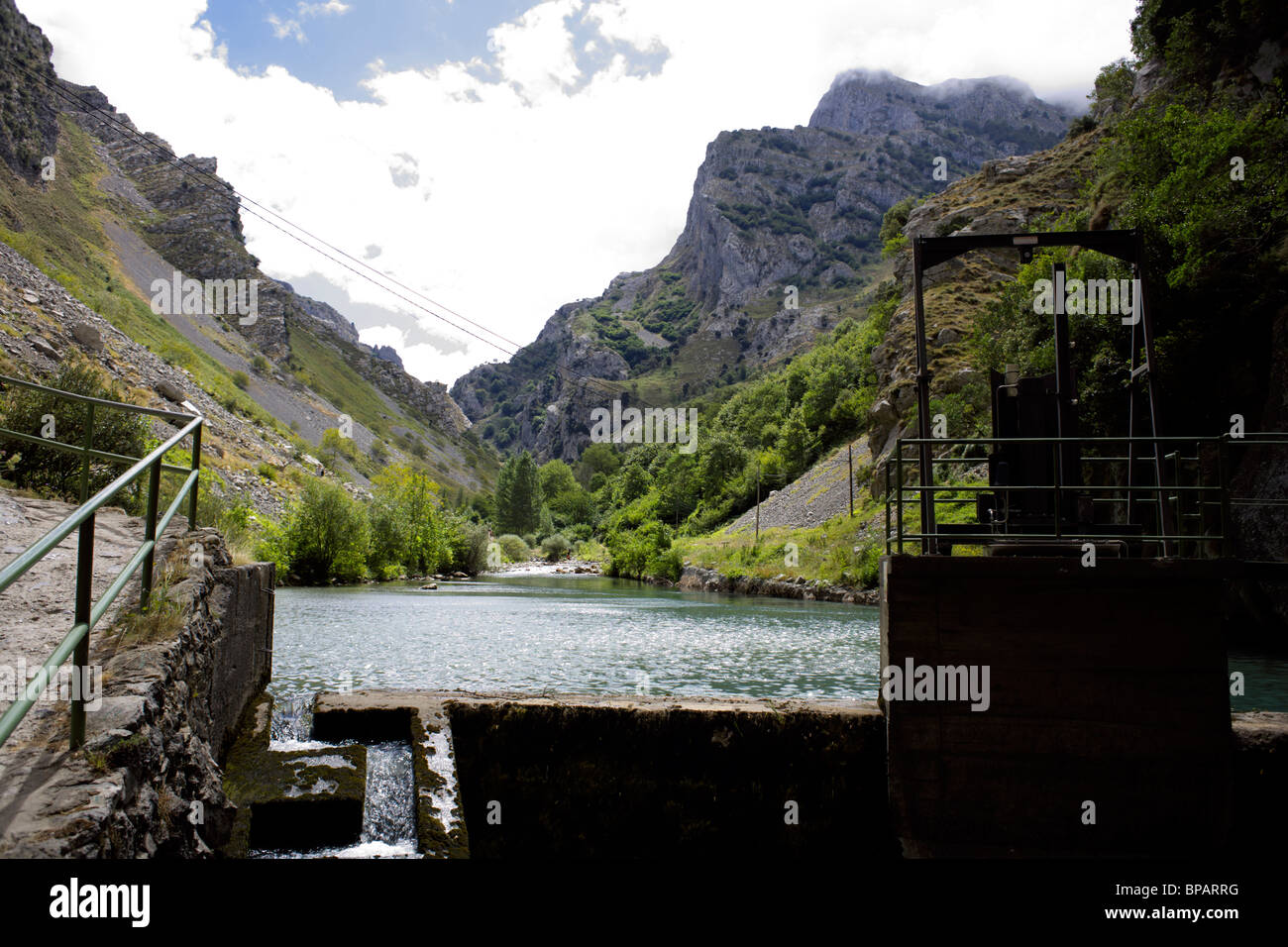 Hydro electric dam dam hi-res stock photography and images - Alamy
