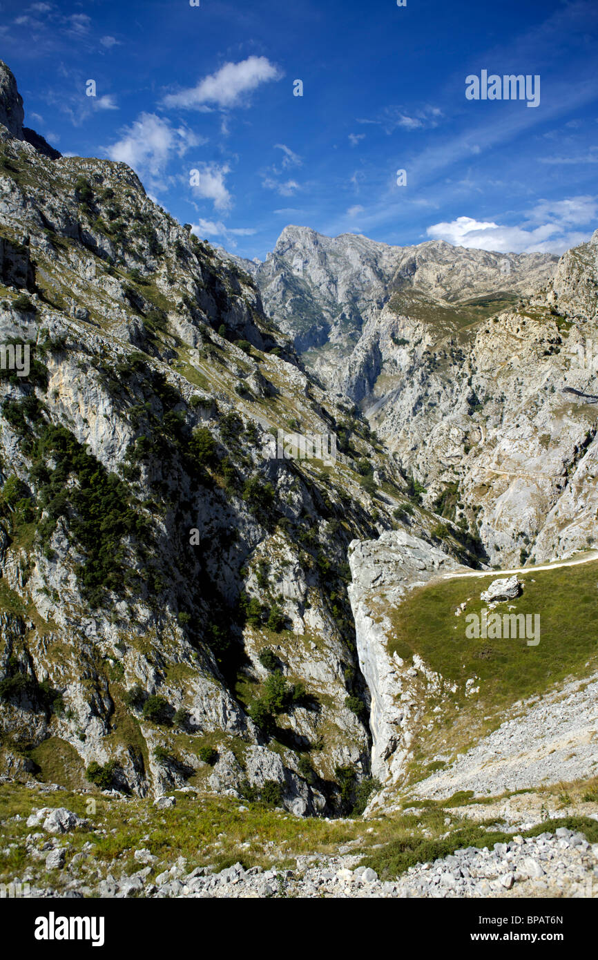 Cares Gorge, Picos de Europa, Spain, Desfiladero del Rio Cares, rock ...