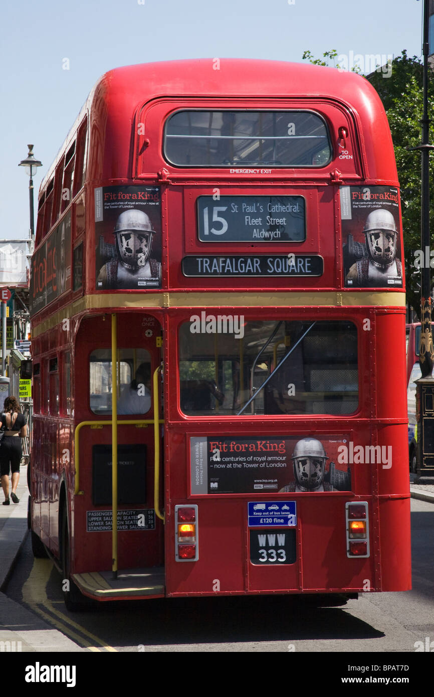 Red route london hi-res stock photography and images - Alamy