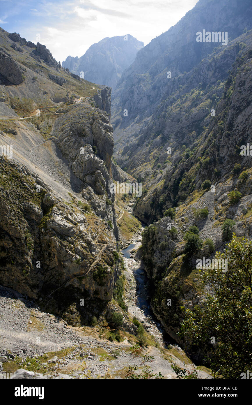 Cares Gorge, Picos de Europa, Spain, Desfiladero del Rio Cares, rock ...